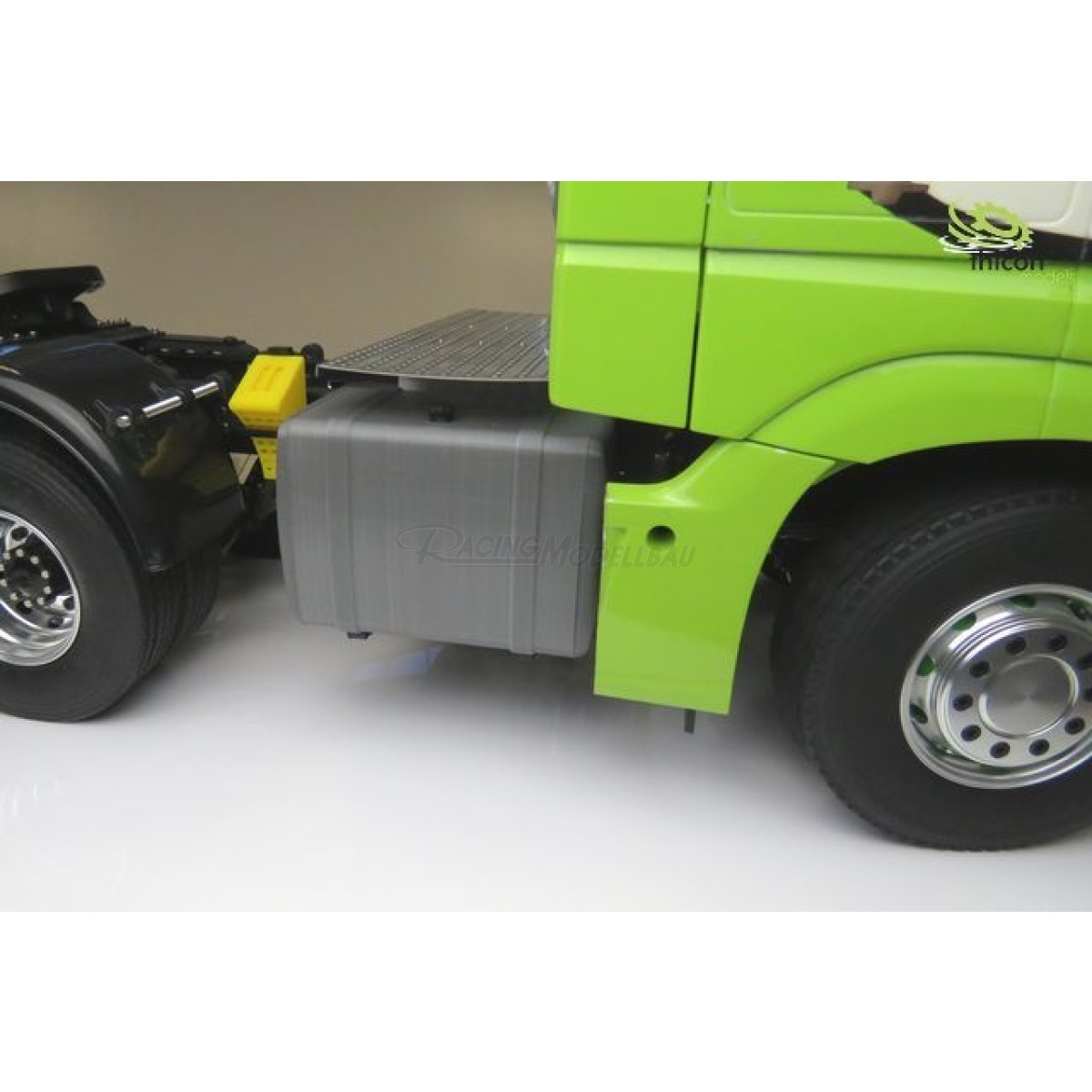 Tank 80mm silber mit Tankhalter